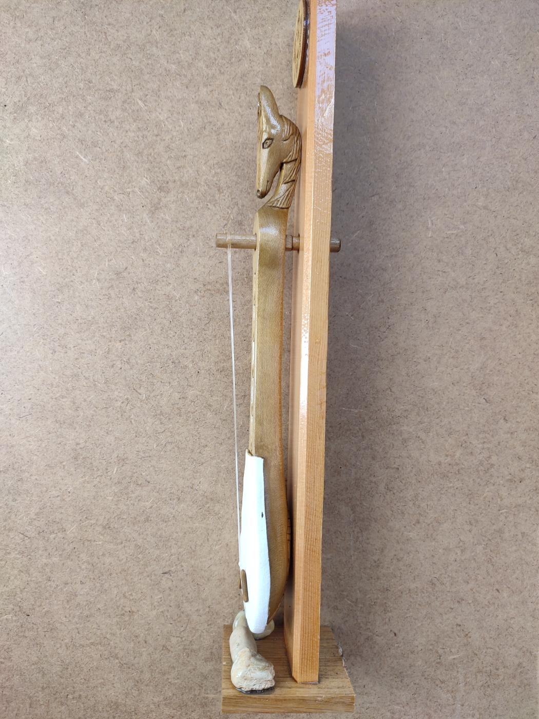 Suvenir gusle sa konjem ( postolje, grb CG, oko 35 cm) | Gusle.me ...