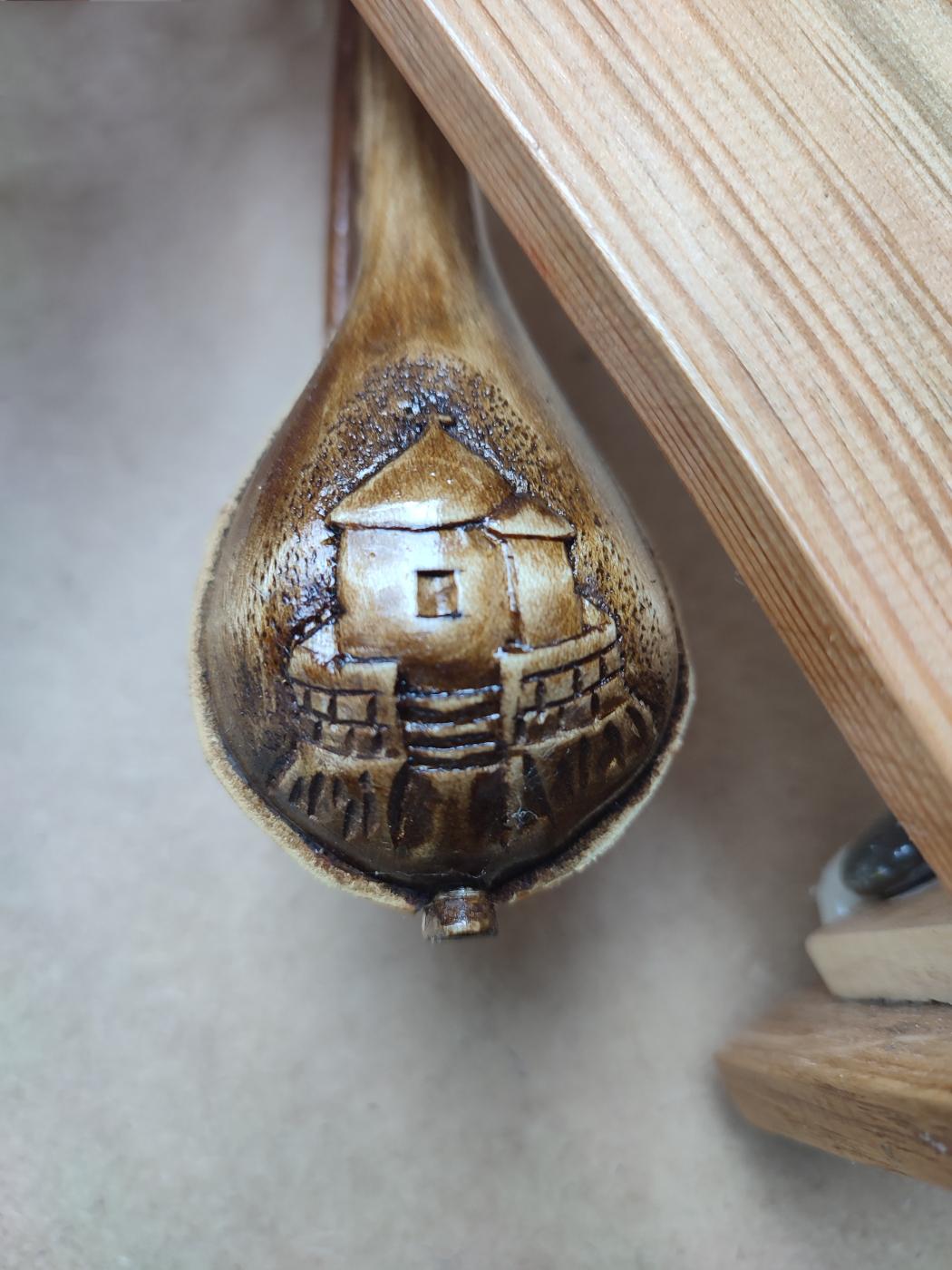 Suvenir gusle sa konjem ( postolje, grb CG, oko 25 cm) | Gusle.me ...