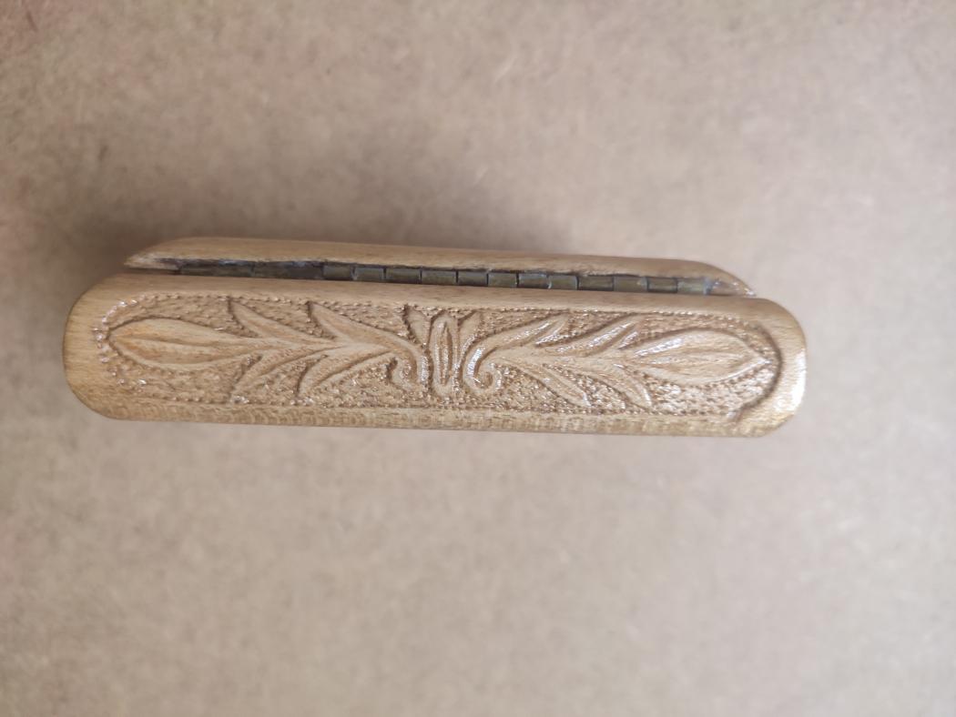 Tobacco box with wood carving (gusle on the lid) | Gusle.me ...